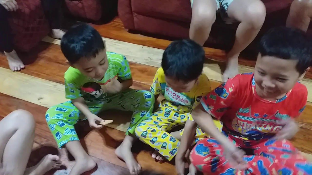 Biscuit Make Face Game/Bohol Kids - YouTube