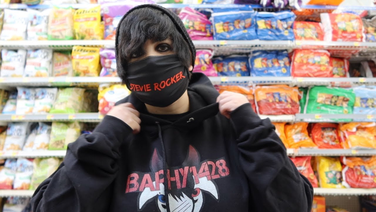 IM OBSESSED WITH JUNK FOOD | EMO VLOG - YouTube