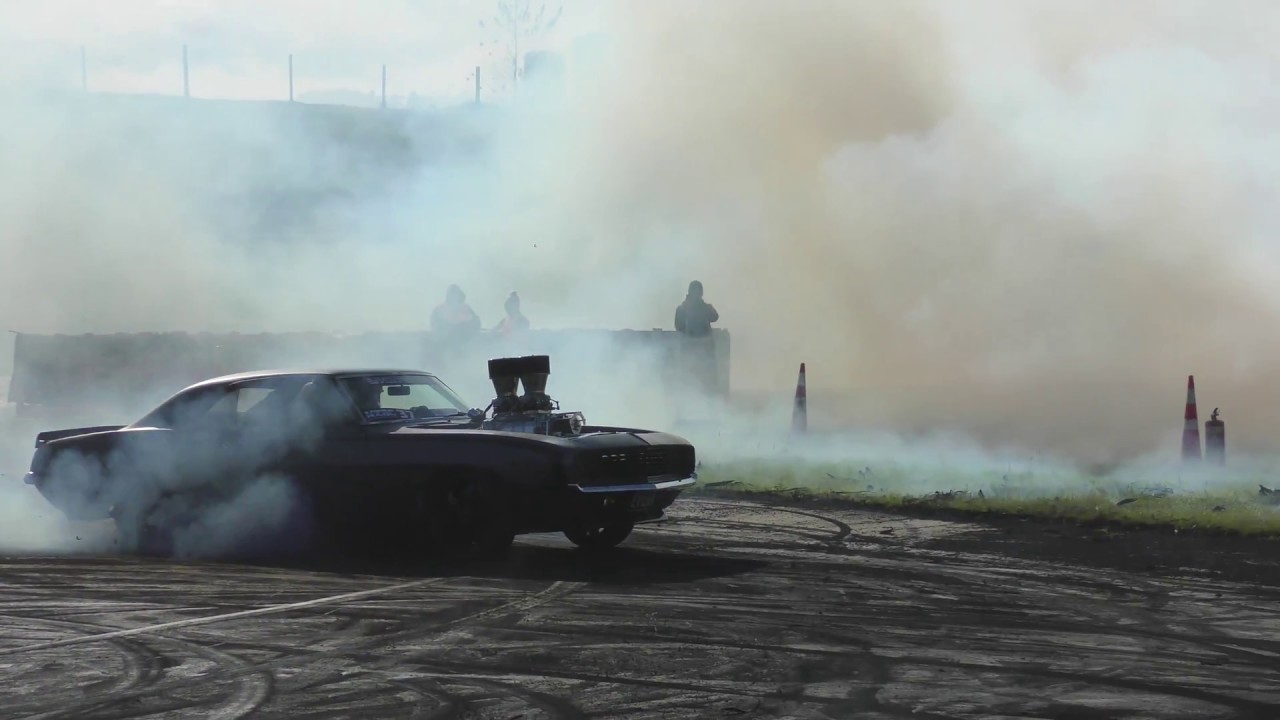 EV1L 69 Camaro Burnout - YouTube
