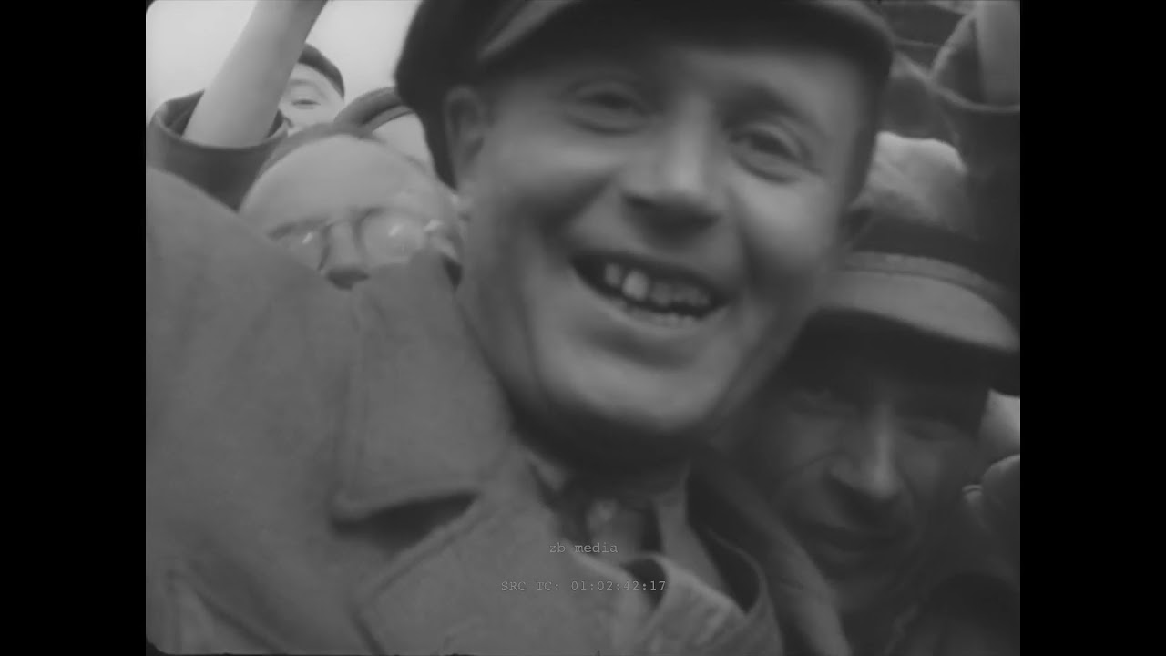 Munich 1945 April 30 - American troops enter the city - YouTube