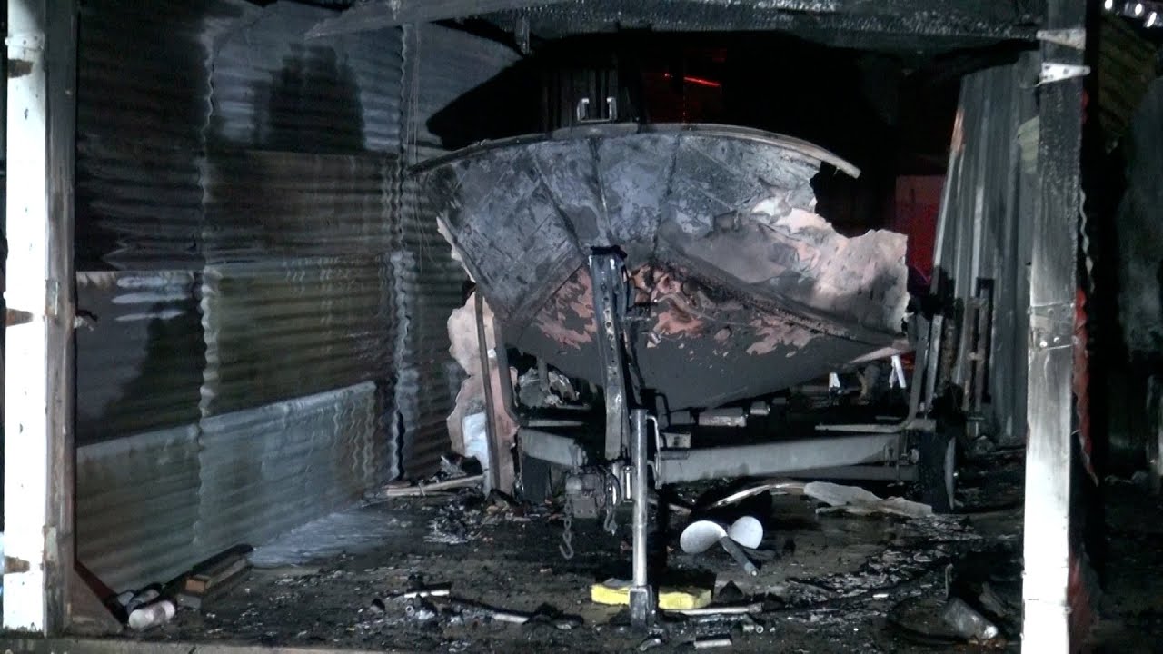 010622 OVER A DOZEN BOATS DESTROYED IN LAKE CONROE MARINA FIRE - YouTube