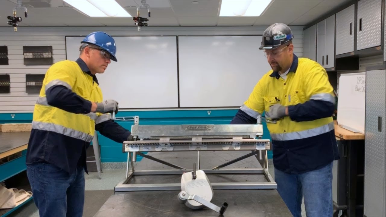 Flexco XP™ Single Blade Skiver - YouTube