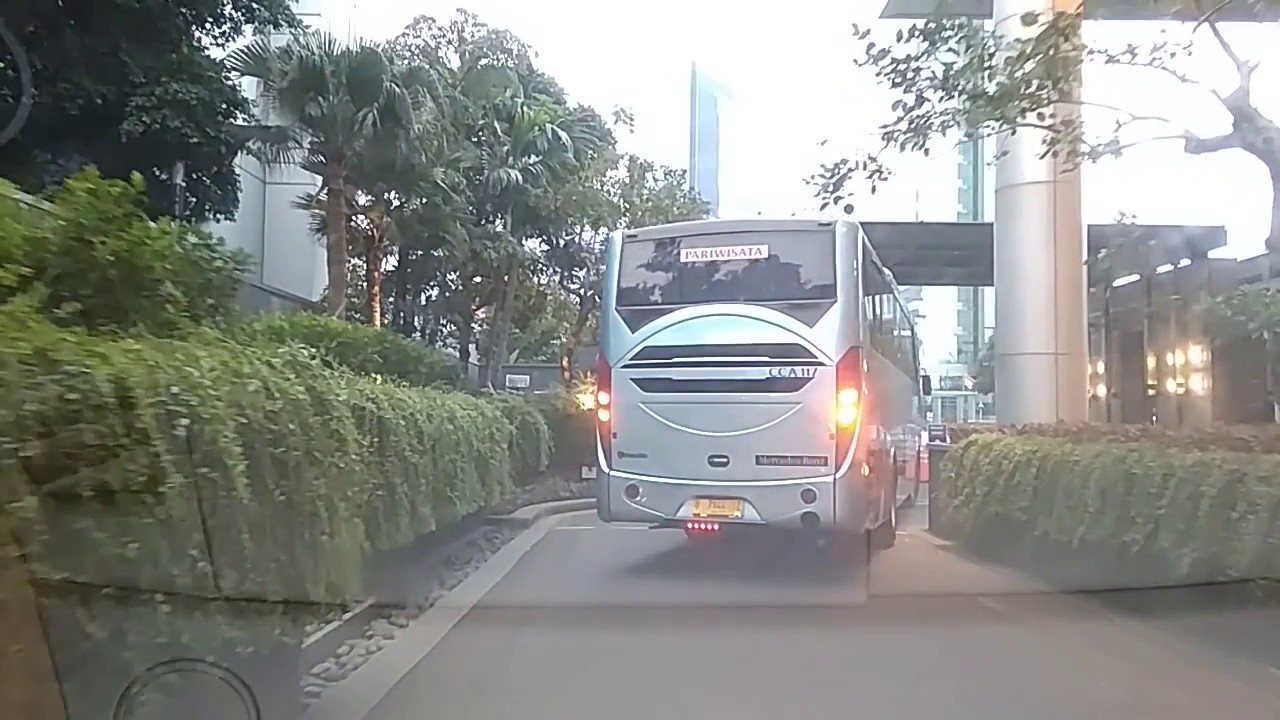 Four Seasons Hotel Shuttle Bus Maneuver Trial - YouTube