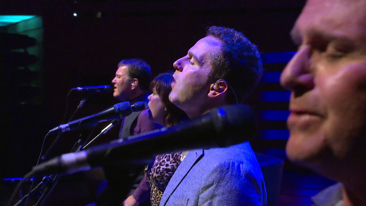The Barra Macneils - Performance - YouTube