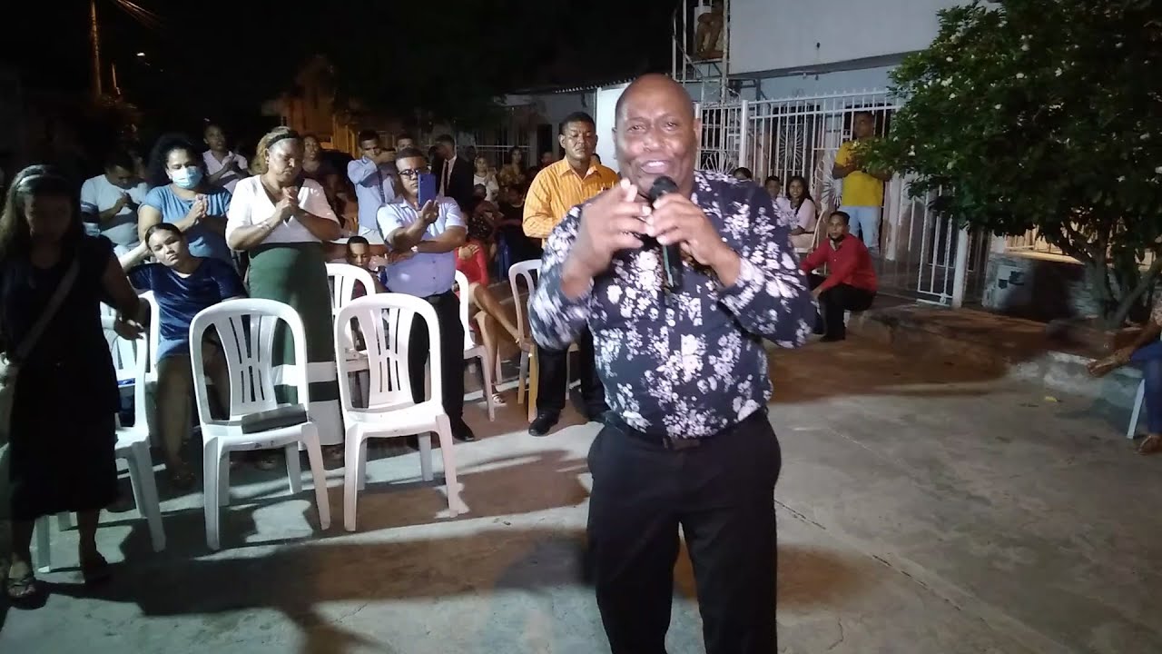 QUEDATE QUIETO EN VIVO- NANDO HERNANDEZ - YouTube