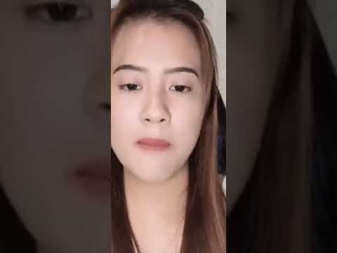 Melon tante cantik dengan expresi wajah yang imut