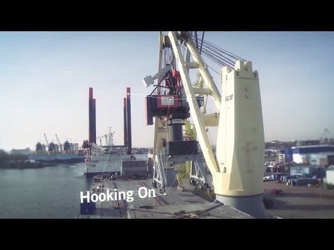 SAL: MV Lone, Loading fully erected TUKAN cranes - YouTube