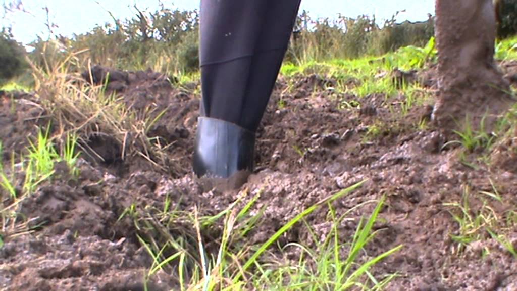 horse riding bootd in the mud - YouTube