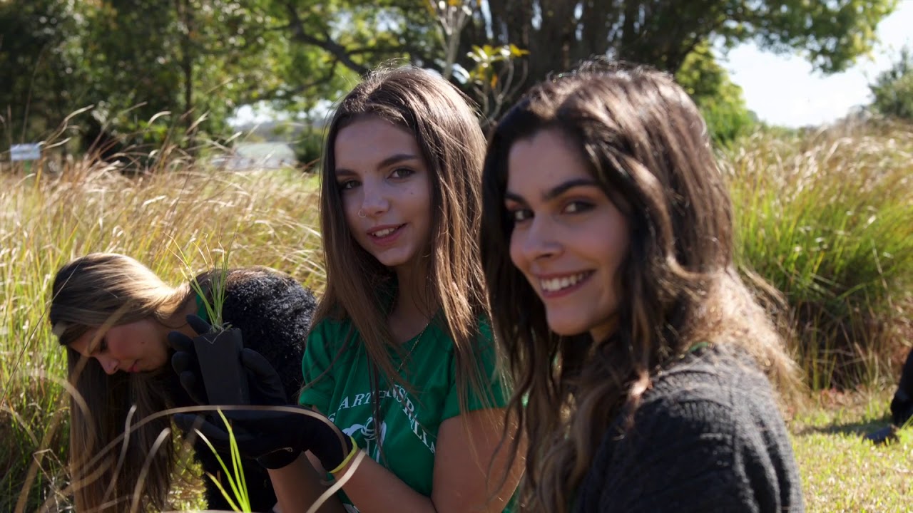 Miss Earth Australia 2017 Tree Planting Activity - YouTube