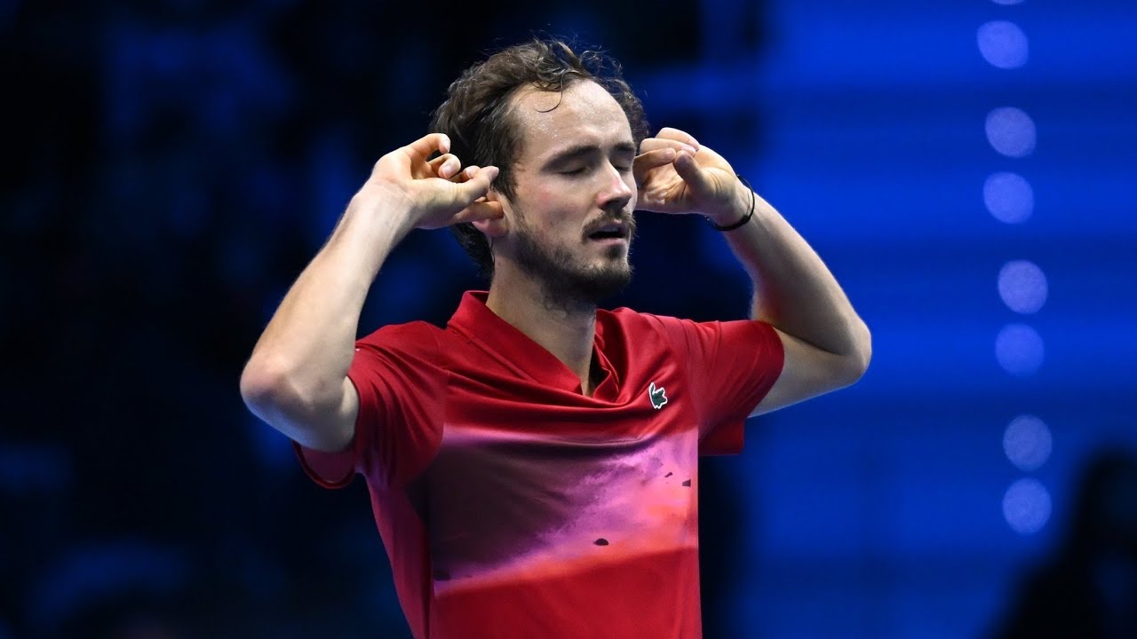 Daniil Medvedev vence Alex De Minaur e continua vivo no ATP Finals ...