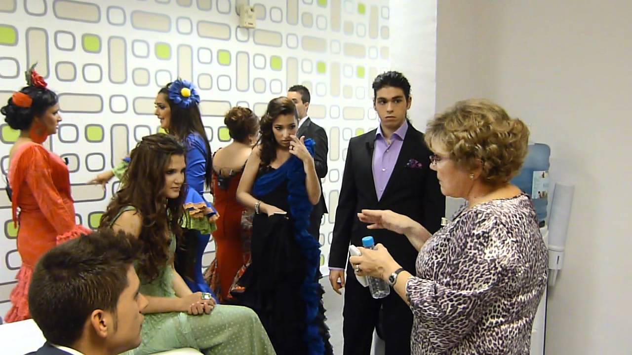 Sandra de la Rosa da los últimos consejos a Ana pilar antes de actuar ...