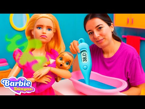 Barbie'nin ilk bebek bakımı deneyimi! Esma, ona bebekle ilgilenmeyi öğretiyor! Kız videoları.