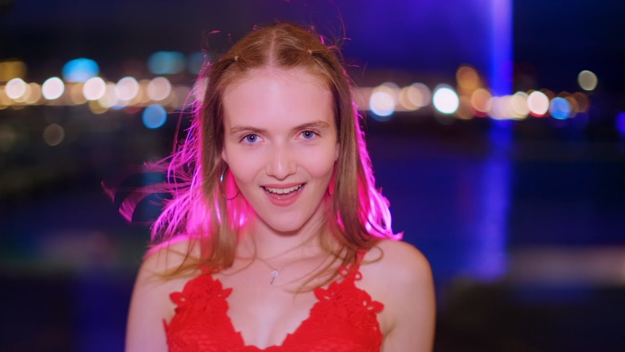 Maeva Traco - Esta Noche (Official Video) - YouTube