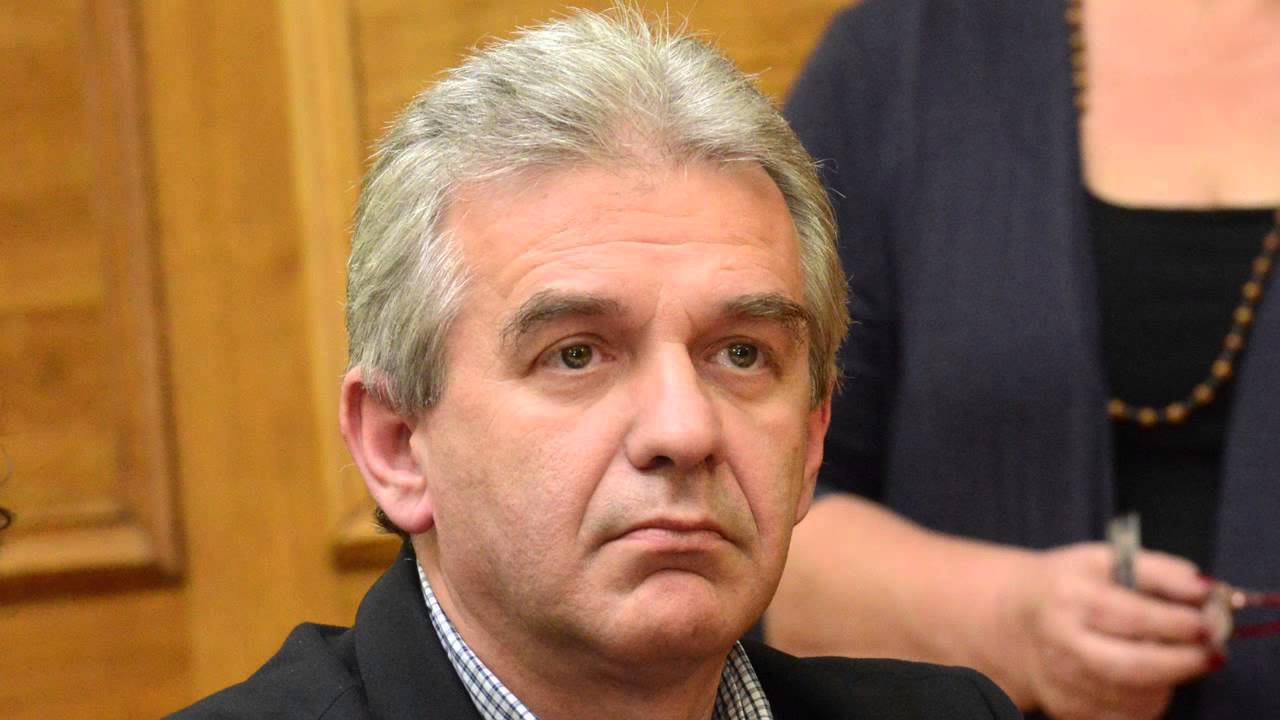 ΠΑΡΕΜΒΑΣΗ ΤΟΥ ΣΑΚΗ ΒΑΡΔΑΛΗ ΣΤΟ ΚΑΝΑΛΙ ΕΝΑ ΤΟΥ ΠΕΙΡΑΙΑ - YouTube