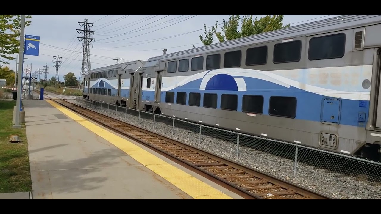 FALL TRAINS EXO Commuter Station Stop at Vimontl With ALP45DP and ...