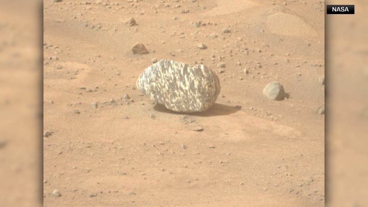 NASA discovers new, geologically significant rock type on Mars - YouTube