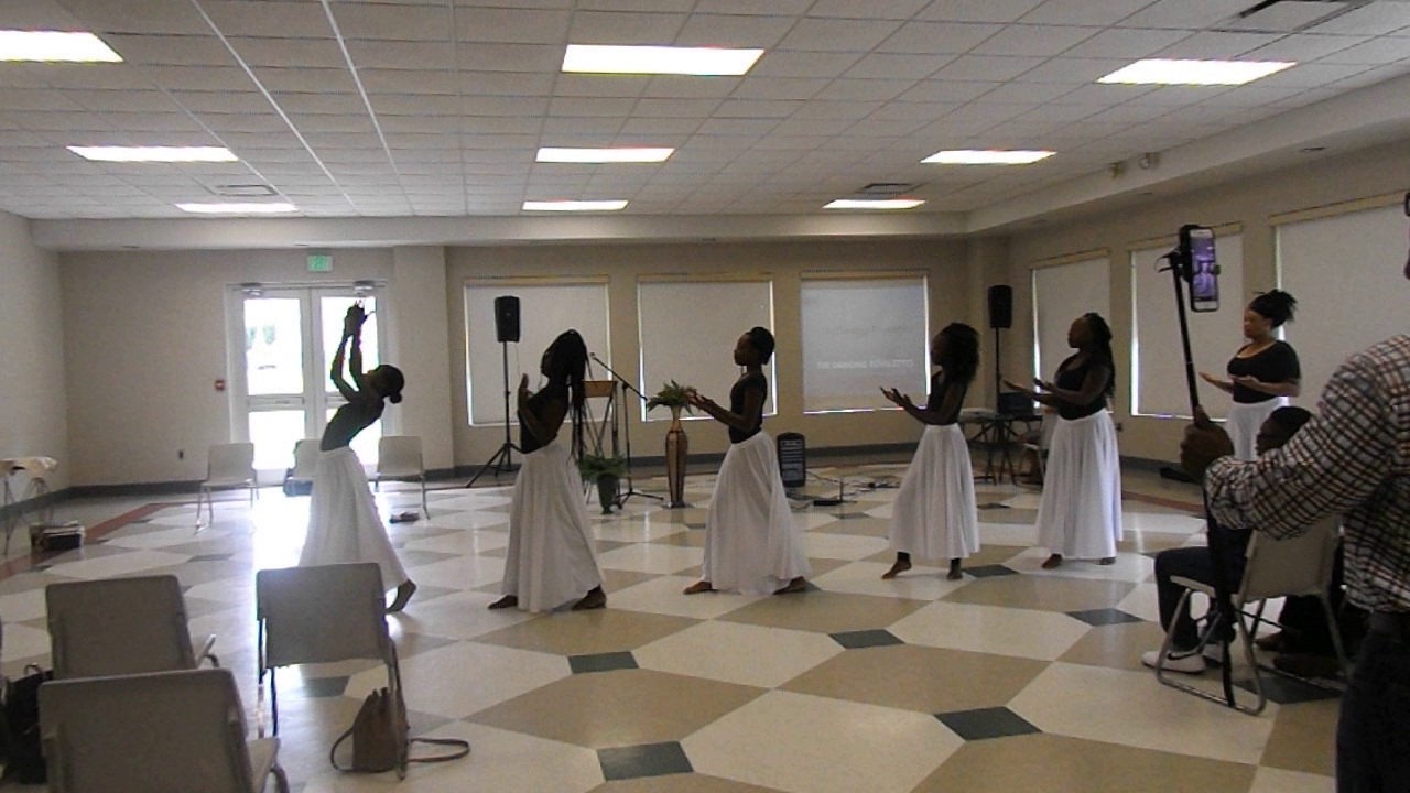 Dancing Royalettes of Tuscaloosa al - YouTube