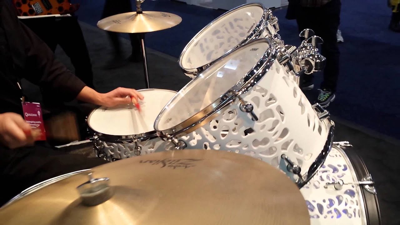 3D Printed Music Instruments Play at CES 2015 - YouTube