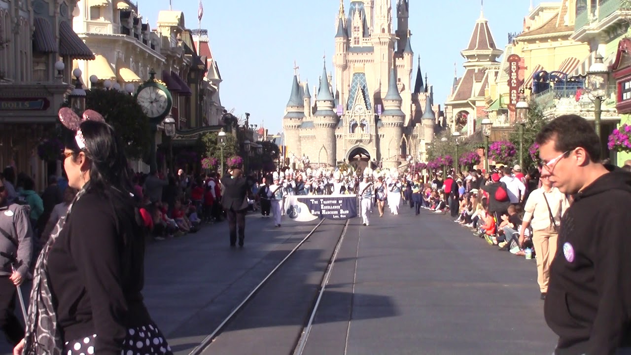 Tradition of Excellence performing at Disney's Magic Kingdom - YouTube