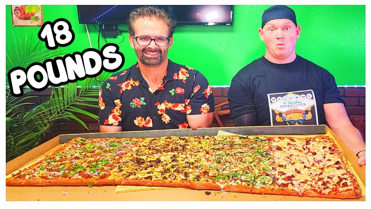 18 POUND PIZZA 🍕 IN VEGAS @FreakEating - YouTube