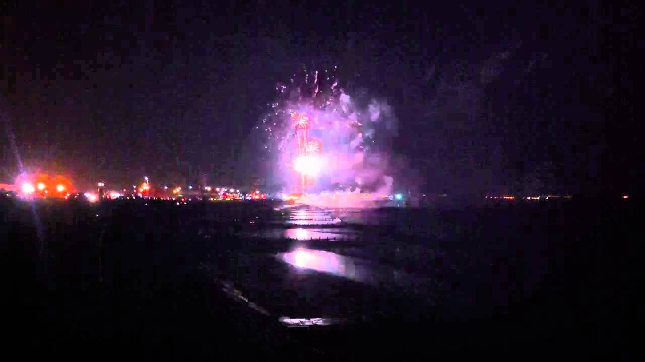 Aberdeen beach fireworks - YouTube
