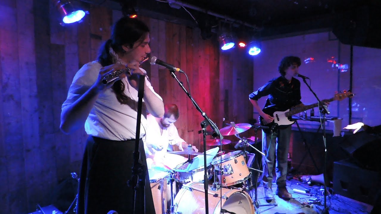 Gentle Stranger @ The Waiting Room 27/02/18 - YouTube