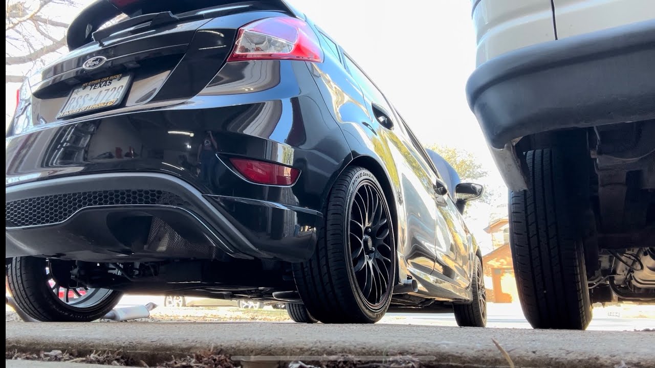 2j Racing Exhaust Action - YouTube