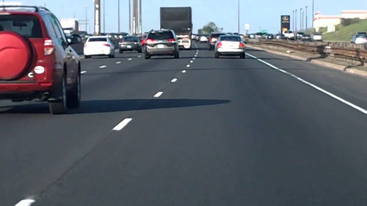 150+ km/h, swerving between lanes, no signal - YouTube