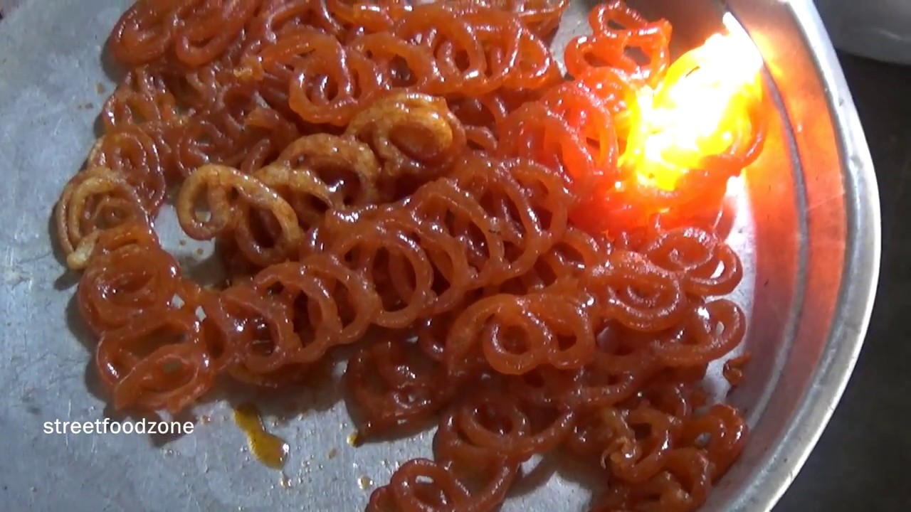 Jalebi | Most Popular Roadside Sweet in India | Sweets on Indian Roads ...
