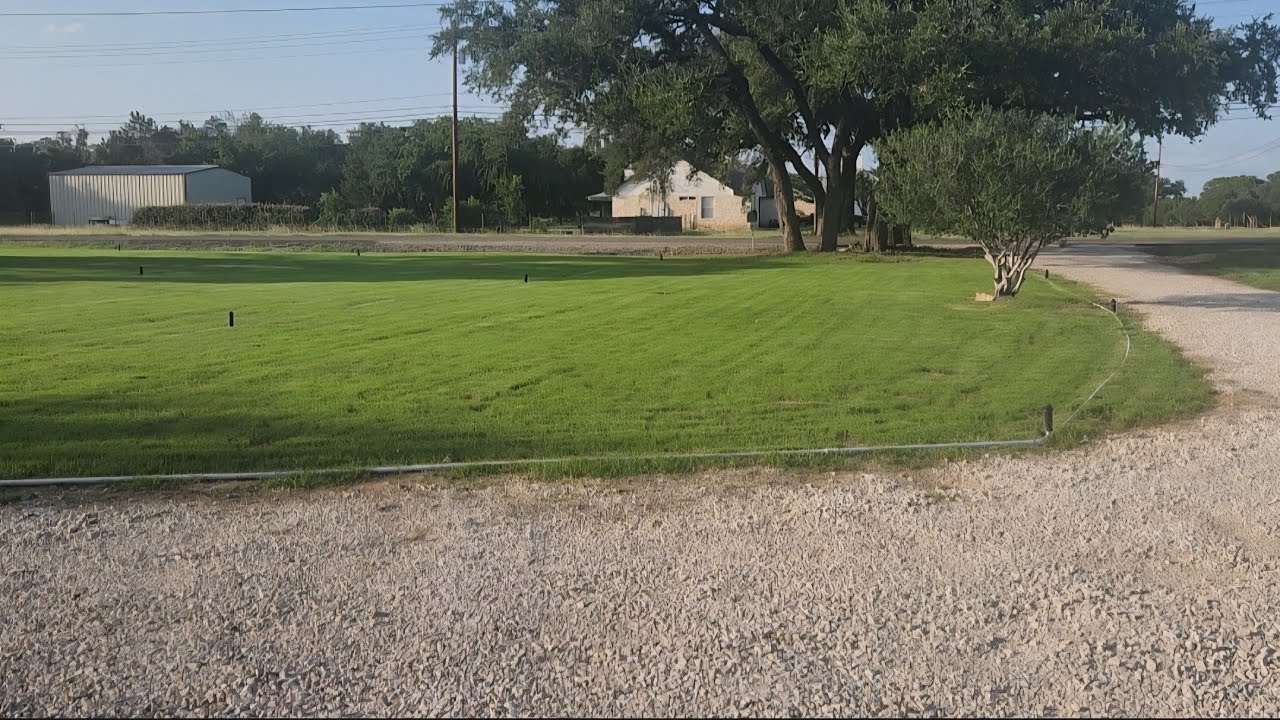Bermuda grass cutting tip 1 - YouTube