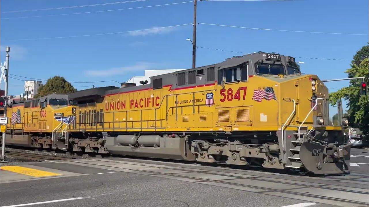 UP 5847 South: SE 12th Ave, Portland, OR - YouTube