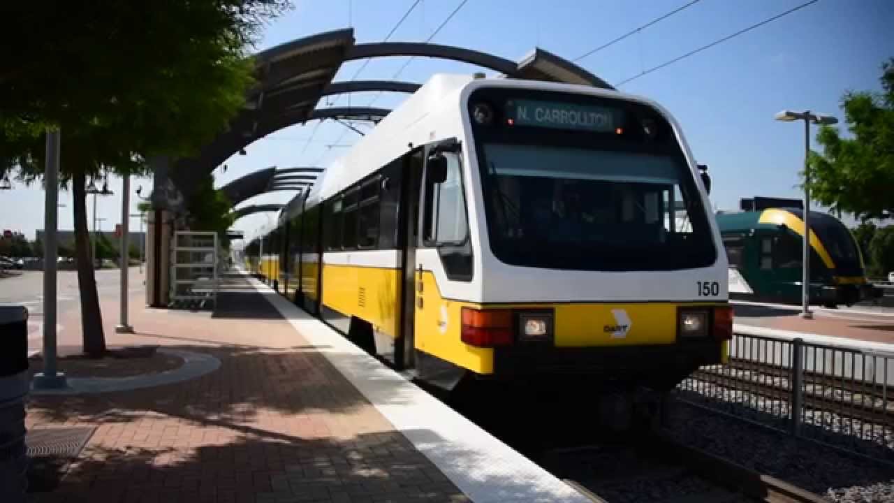 Dallas Area Rapid Transit (DART) Kinkisharyo Super LRV #150 departing ...