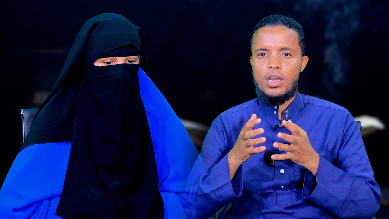 Gabadh cod macaan ku akhrinaysa Kalaamka Alle. - YouTube