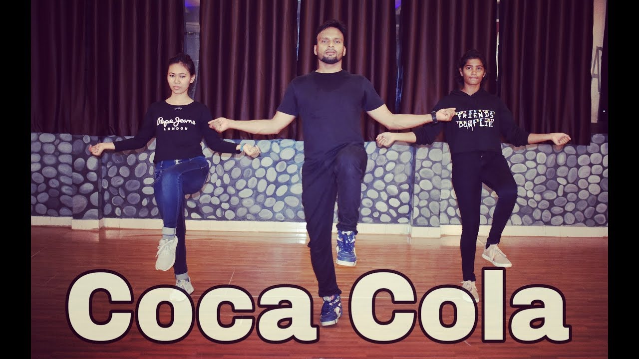 Luka Chuppi: Coca Cola song | Kartik A, Kriti S | Tony Kakkar, Neha ...