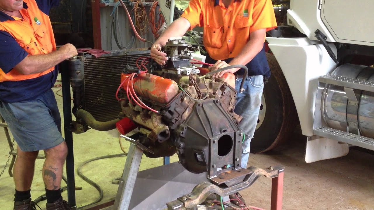 Ford 302 Cleveland - YouTube