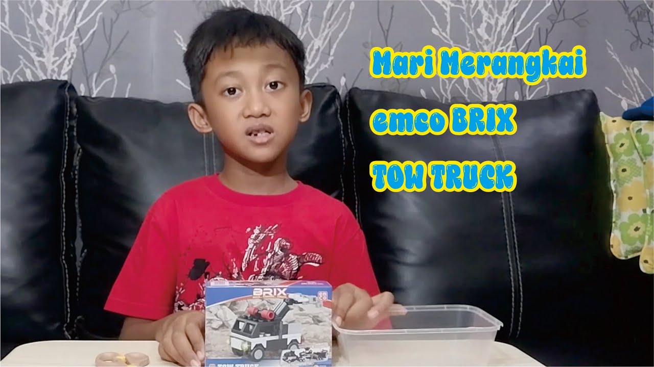Mari Merangkai emco BRIX Tow Truck - YouTube