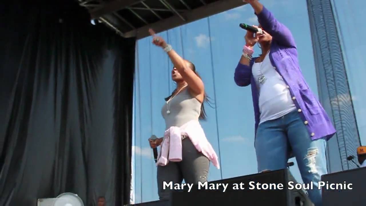 Mary Mary performs "God in me" Live - YouTube
