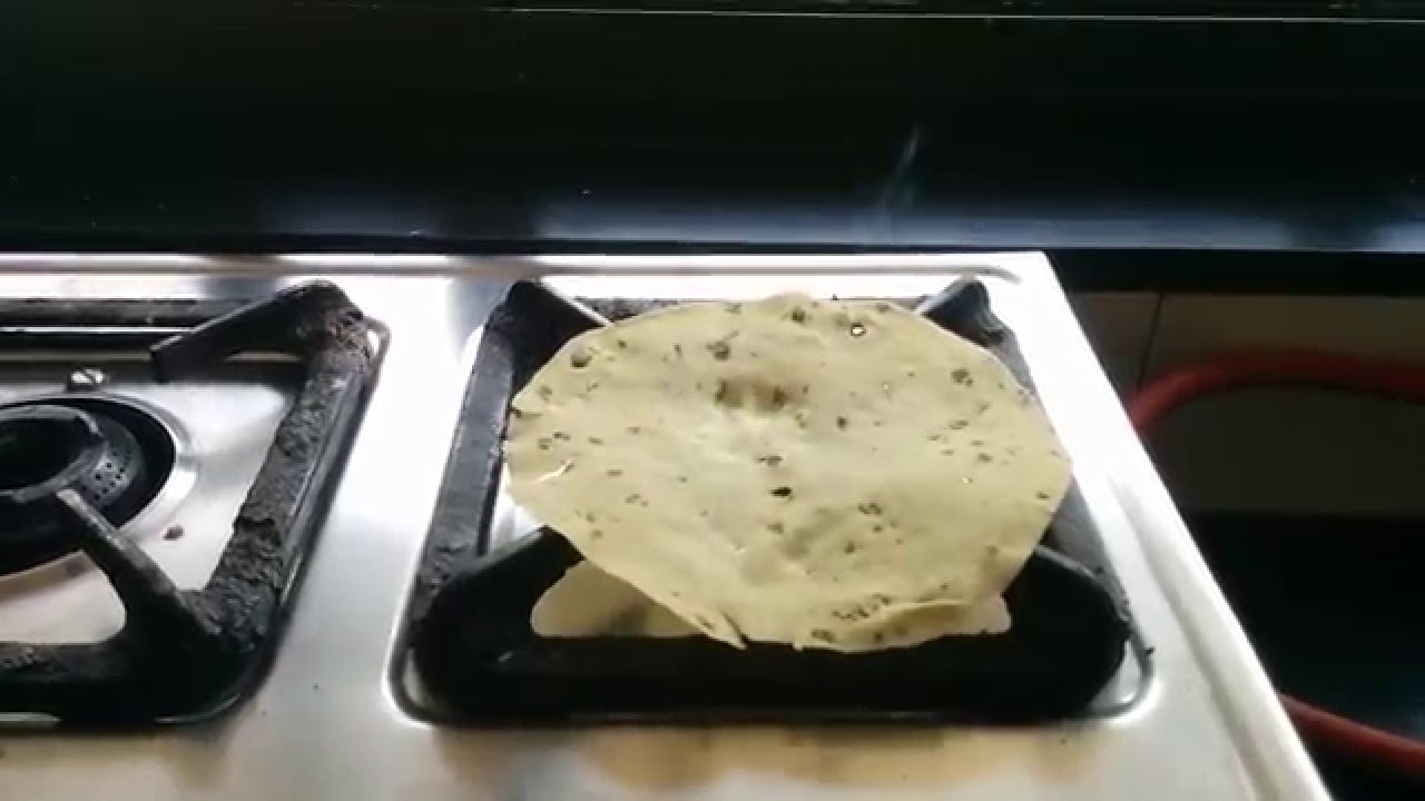 How to make roasted papad/popaddam/papadums on Gas Stove | Indian Style ...