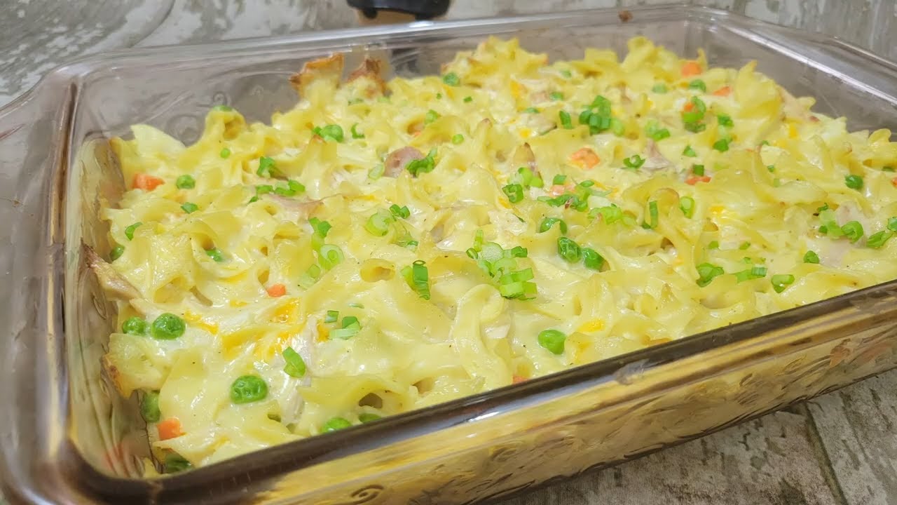 Super Simple Chicken Noodle Casserole - YouTube