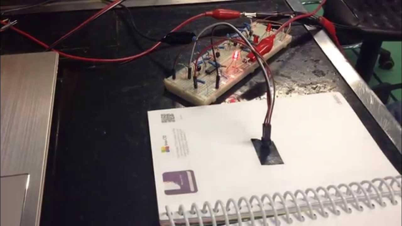 Prueba Sensor CNY70 - YouTube