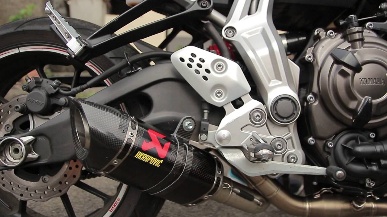 Yamaha mt-07/ fz-07 AKRAPOVIC CARBON EXAUST SOUND - YouTube