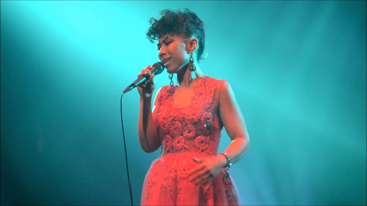 Concerto de Cassandra Lobo no Kulturfabrik - Esch-sur-Alzette - YouTube