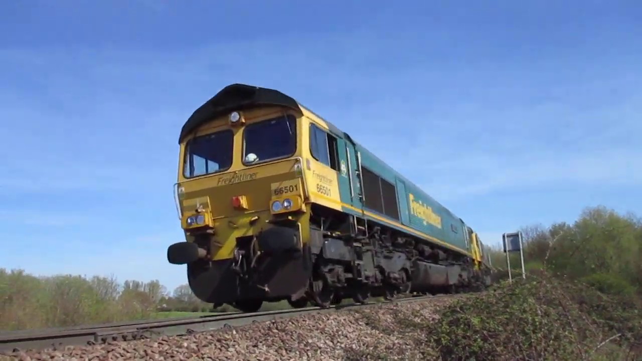 Freightliner class 66501 & 66513 passes over Blofield Track railway ...
