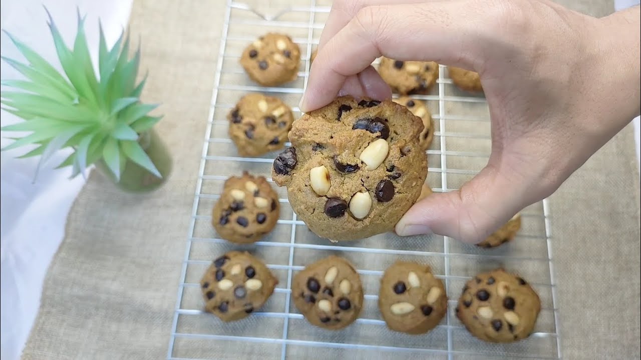BIKIN COOKIES PAKE SELAI KACANG | CHOCOCHIPS PEANUT BUTTER - YouTube