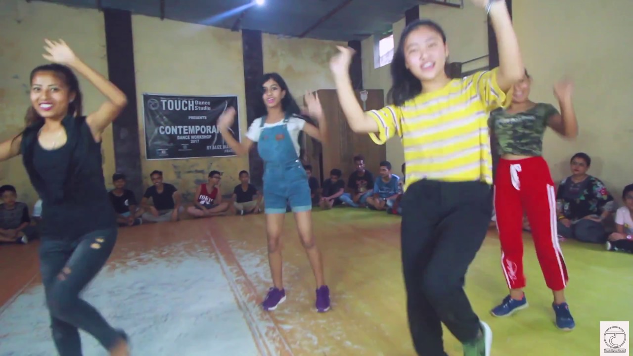 SANJU: Main Badhiya Tu Bhi Badhiya || beginner class choreography ...