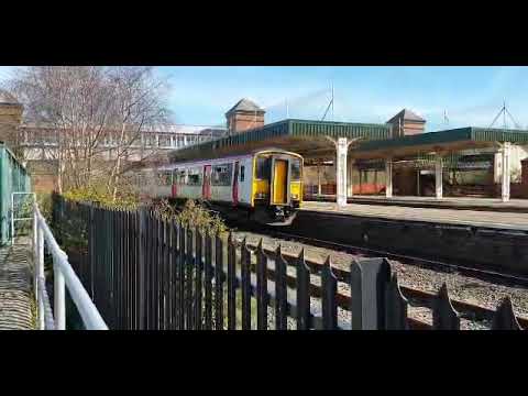 TFW Class 150 DMU Sprinter arrived at Llandudno Junction Station in ...