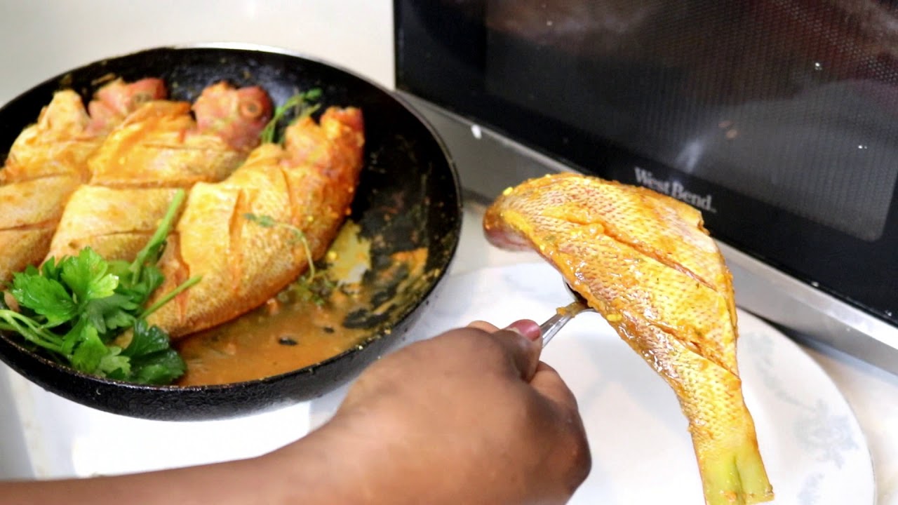 Koman pou netwaye pwason/ Fe sos pwason - YouTube