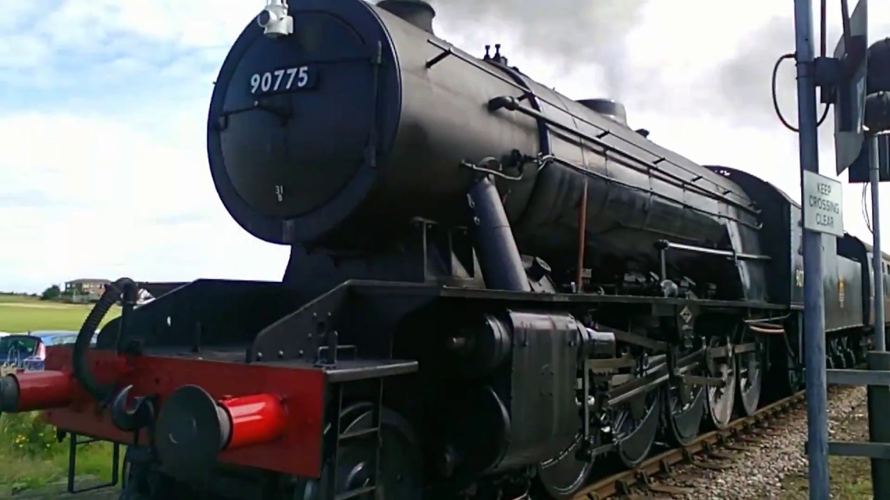 Steam Engine 90775 Passing through Sheringham Golf Club Level Crossing ...