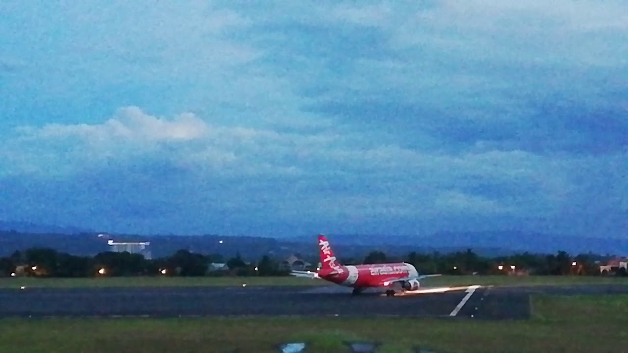 Philippine Air Asia takeoff at Davao Runway 05 - YouTube