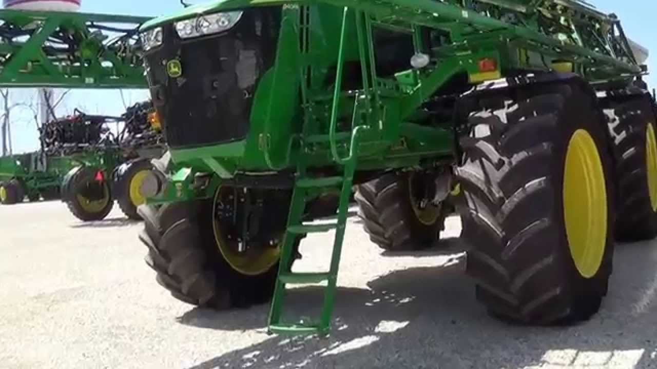 A John Deere exclusive!New 4045R spayer - YouTube